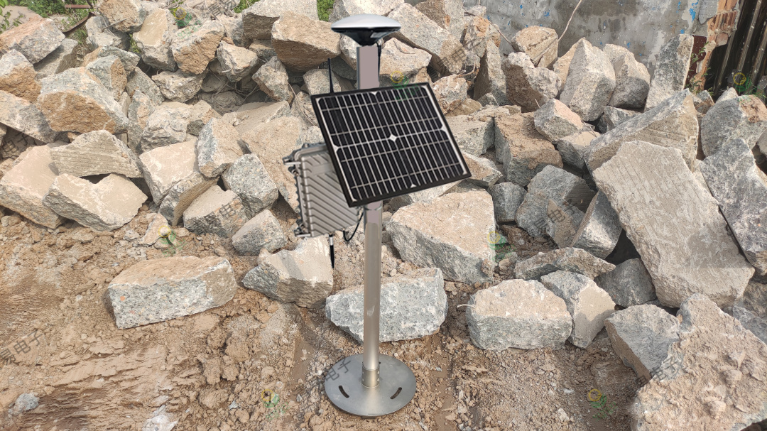 【清易QY-19 GNSS位移监测站】一体化设计，使用安装方便